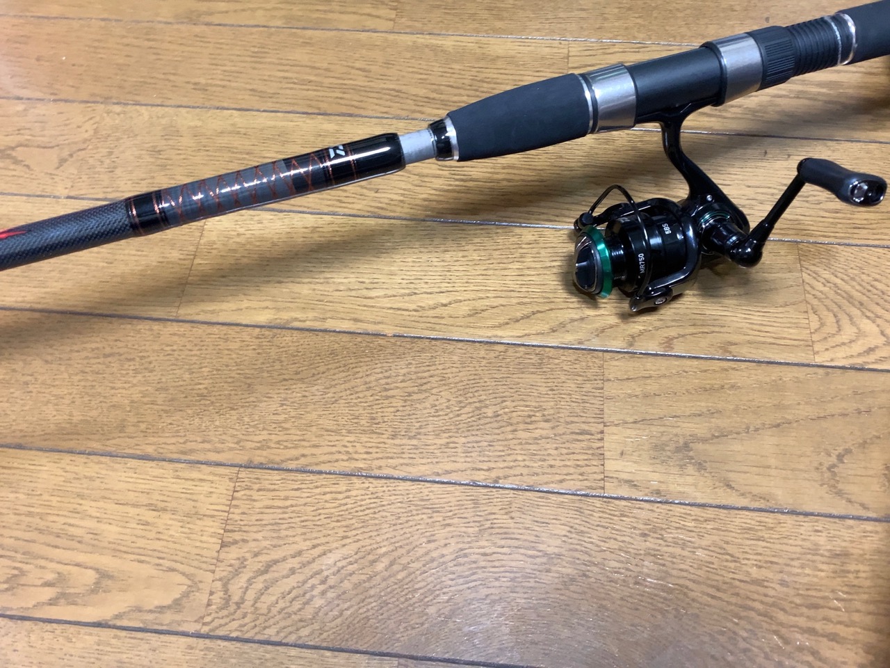 MR 750ってダークホーン的なカラーのリールを買ってみた。