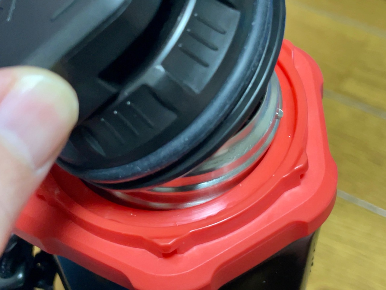 ちょっと大きめ、ちょっとオシャレな水筒。HEXAR ステンレスボトル800ml